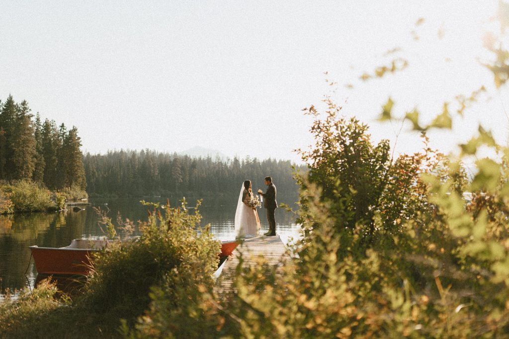 How to Plan a Wedding at Suttle Lake Lodge in Sisters, OR