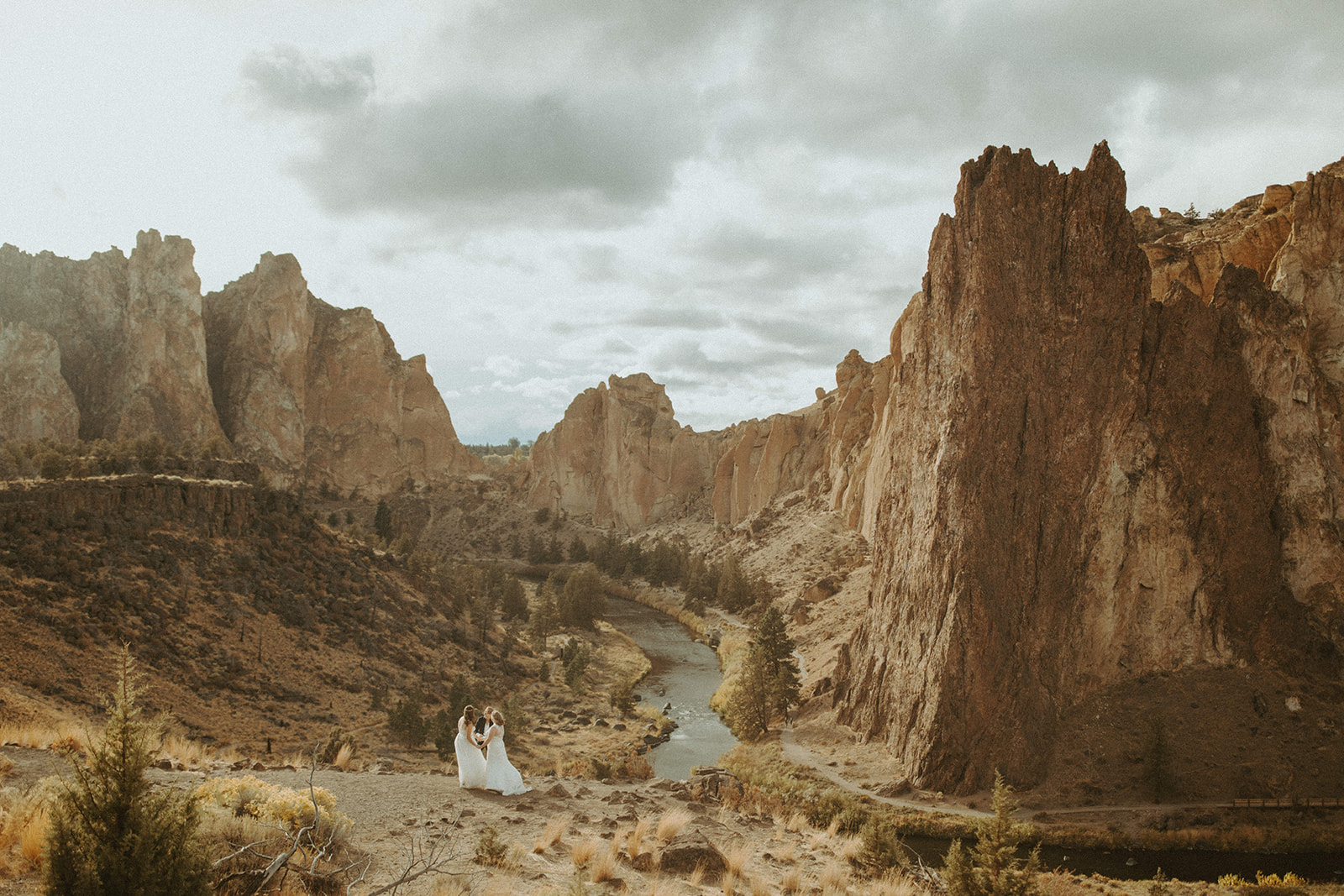 How to Elope in Oregon in the Winter: Best Elopement Locations